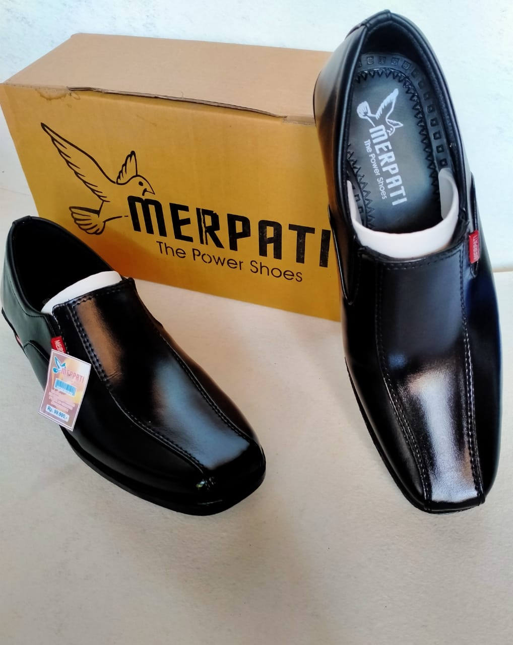 Sepatu fantopel istimewa - Sinergi Smart Tumbas